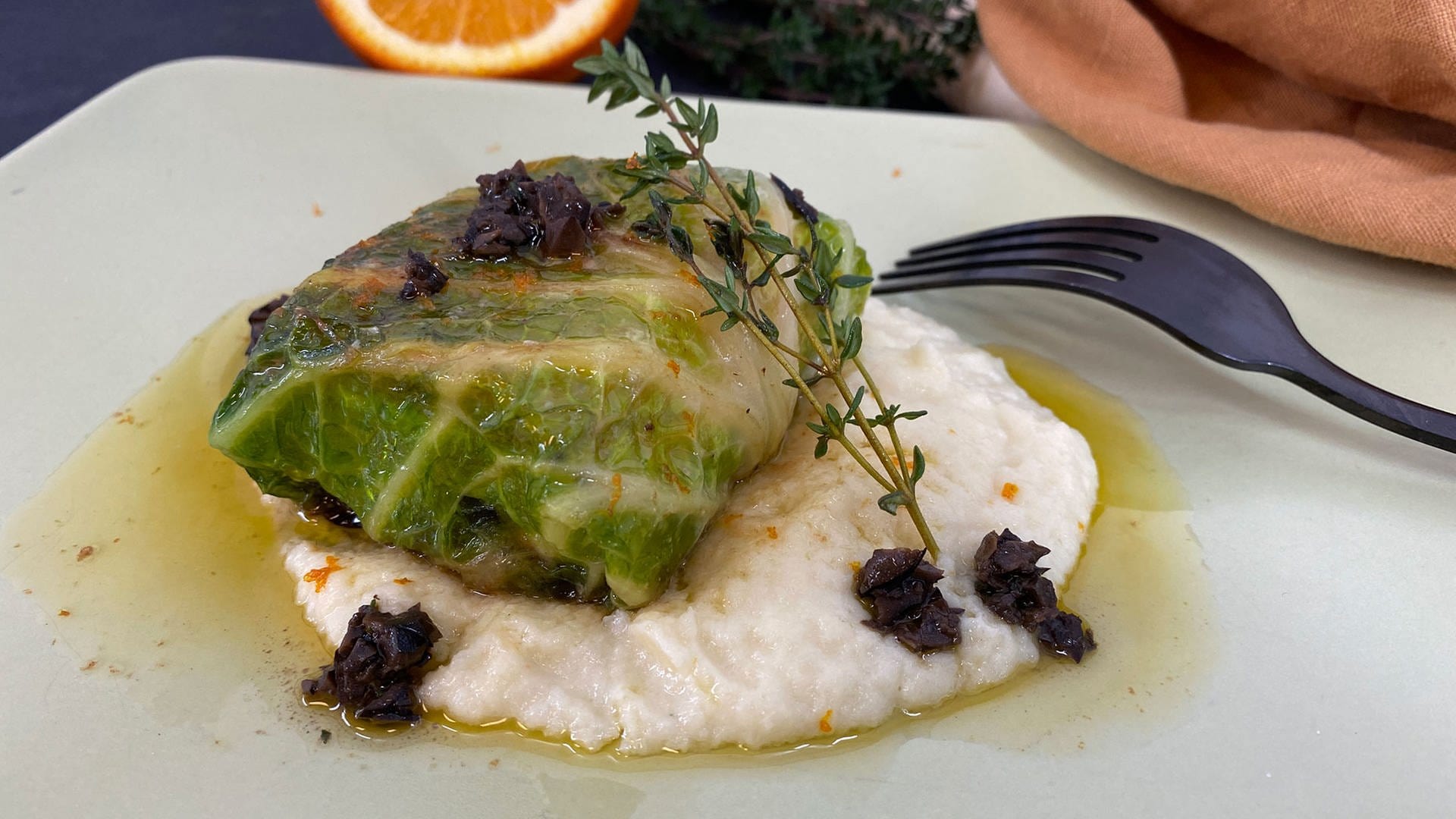ARD-Buffet: Rezept: Lachs-Involtino mit Wirsing | ARD Mediathek ARD-Buffet: Rezept: Lachs-Involtino mit Wirsing | ARD Mediathek
