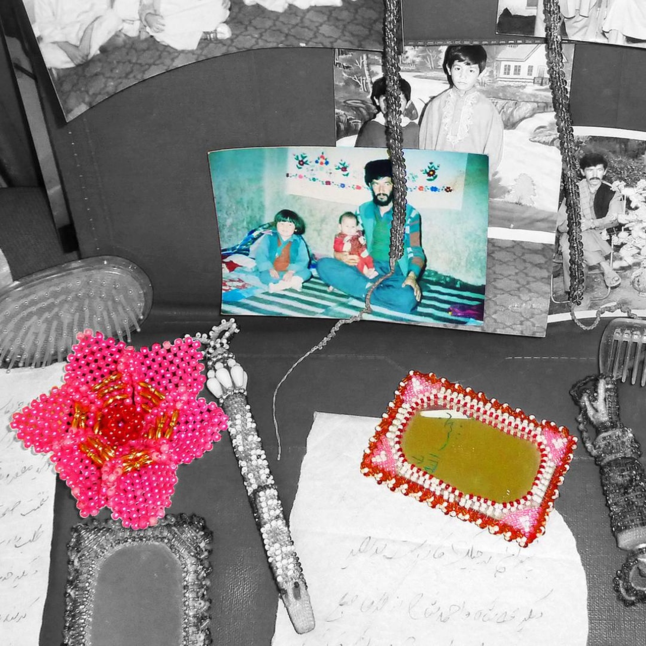 Dlf Doku Serien · Dramatische Flucht einer Menschenrechtsgruppe aus Afghanistan – Last Exit ...