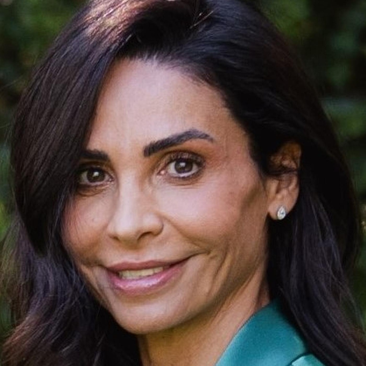 Eins zu Eins. Der Talk · Sevilay Wilhelm, Autorin und Aktivistin ...