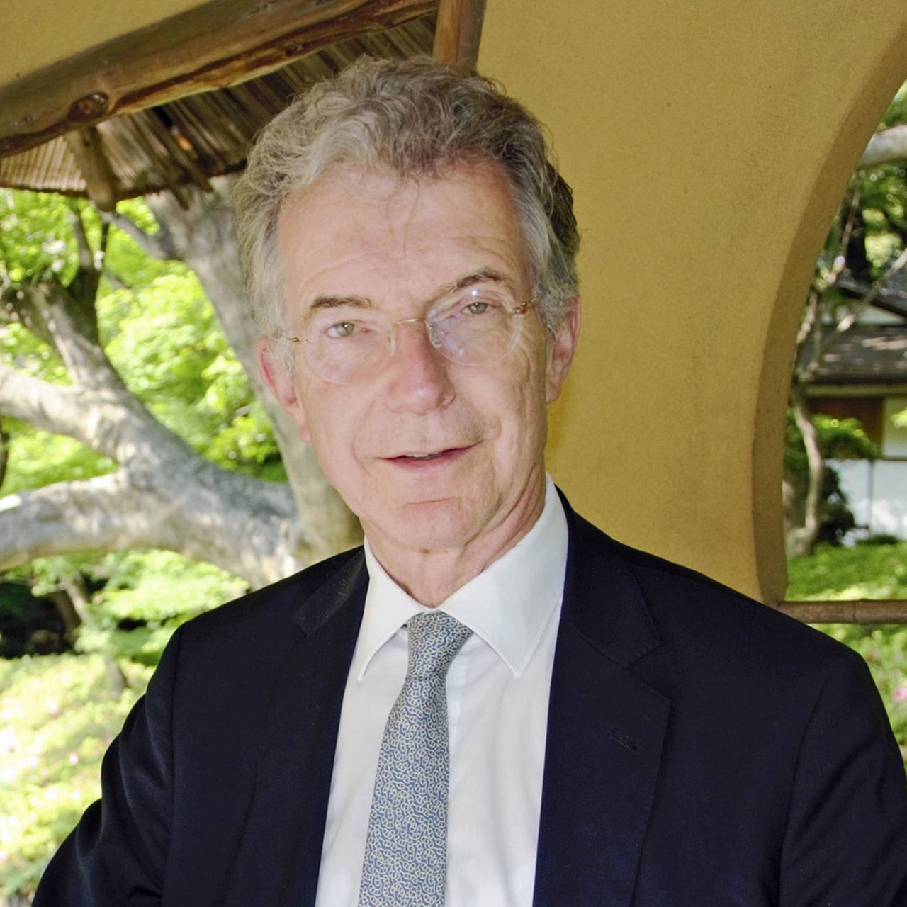 Interview · Christoph Heusgen: "Bei der Zeitenwende droht eine Rolle ...