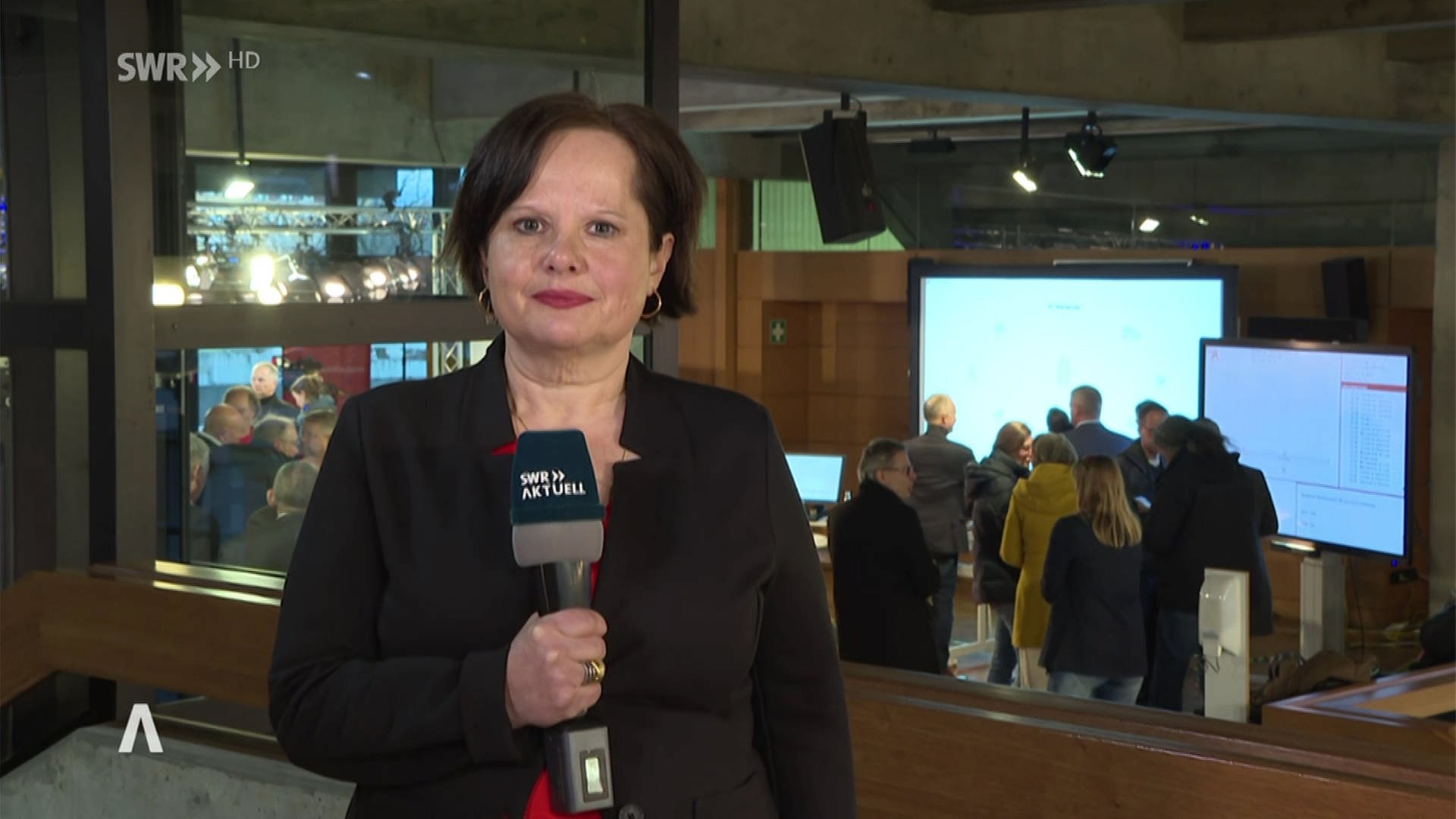 SWR Aktuell Rheinland-Pfalz: SWR-Reporterin zur OB-Wahl in ... SWR Aktuell Rheinland-Pfalz: SWR-Reporterin zur OB-Wahl in ...