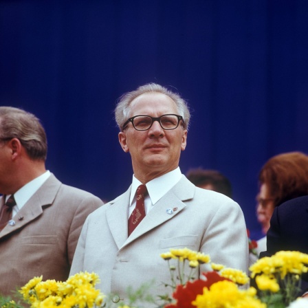 Zeitwort · 03.05.1974: Erich Honecker äußert sich zur Grenzsicherung · Podcast in der ARD Audiothek