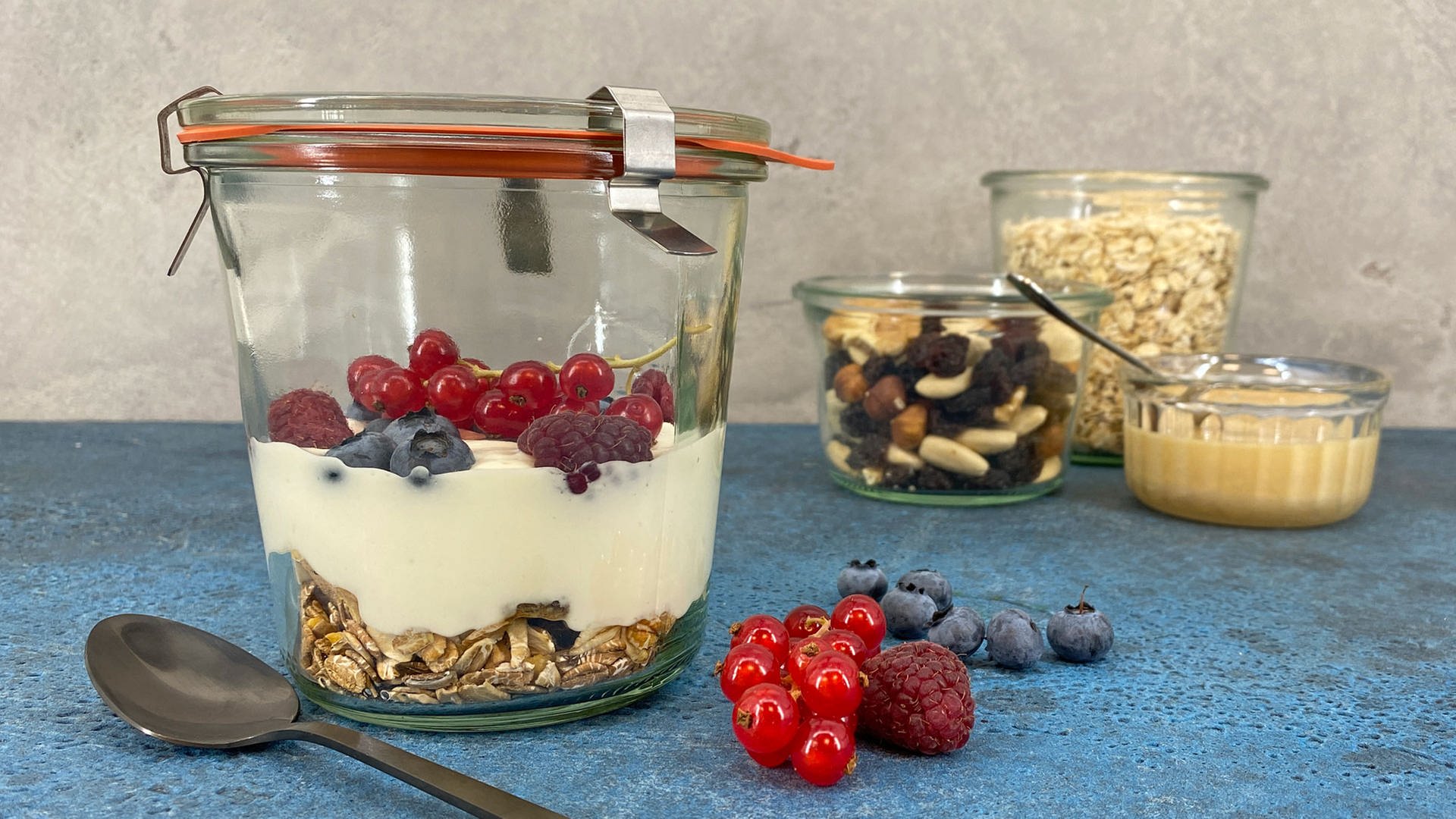 ARD-Buffet: einfach süß: Müsli Schicht-Dessert | ARD Mediathek