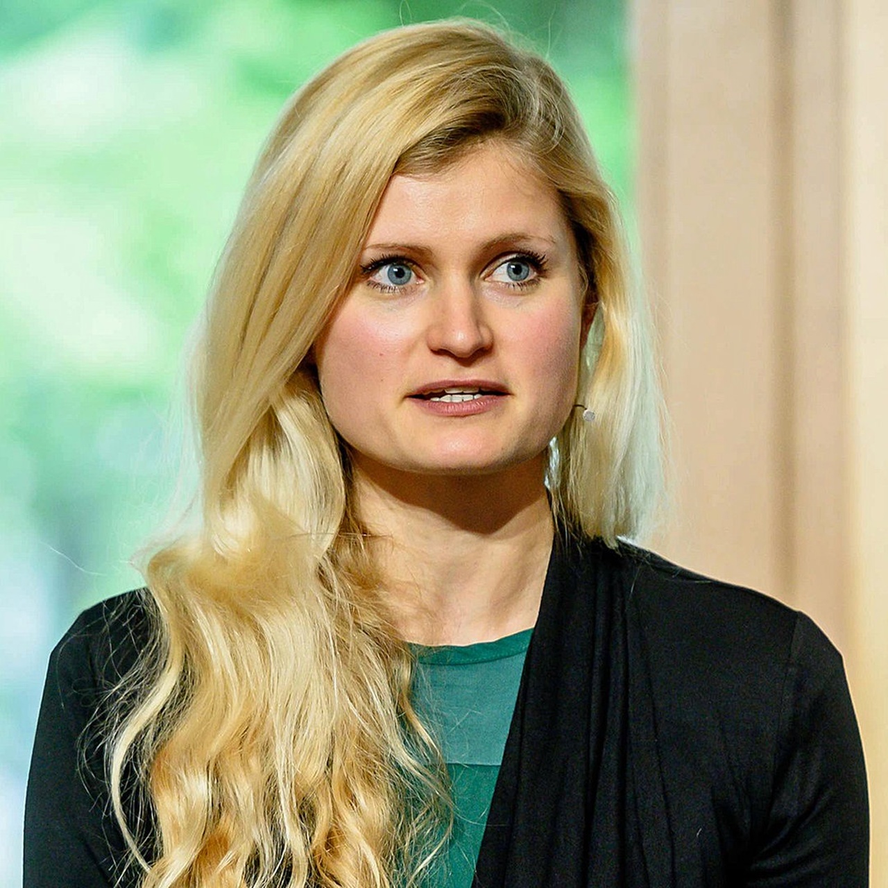 Interview · Sicherheitsexpertin Ulrike Franke über Drohnen im Ukraine ...