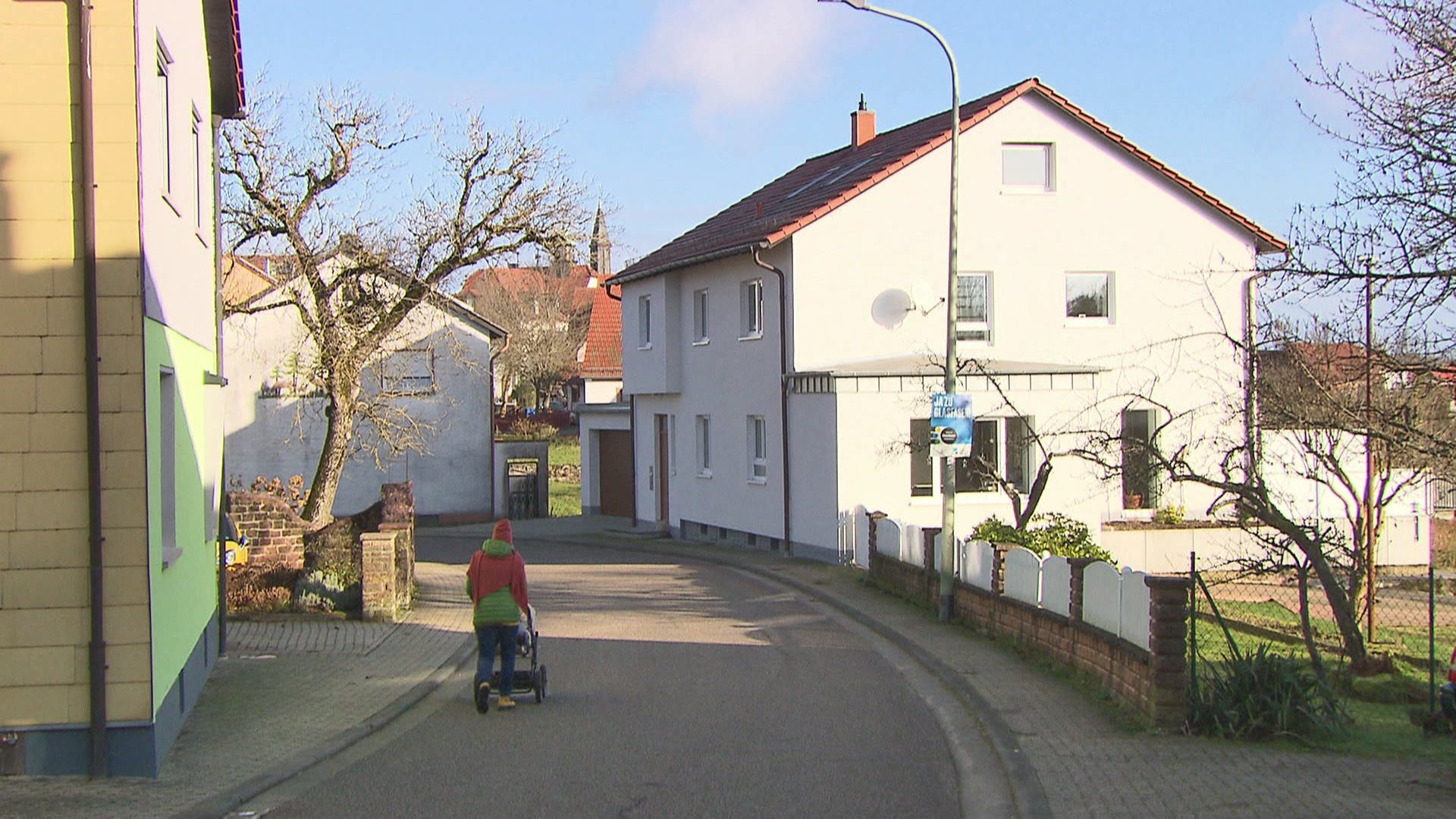 Landesschau Rheinland-Pfalz: Die Lindenstraße in Geiselberg | ARD Mediathek
