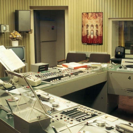 100 Jahre Radio · Hier Funkhaus München! - Ein Blick in die Werkstatt ...