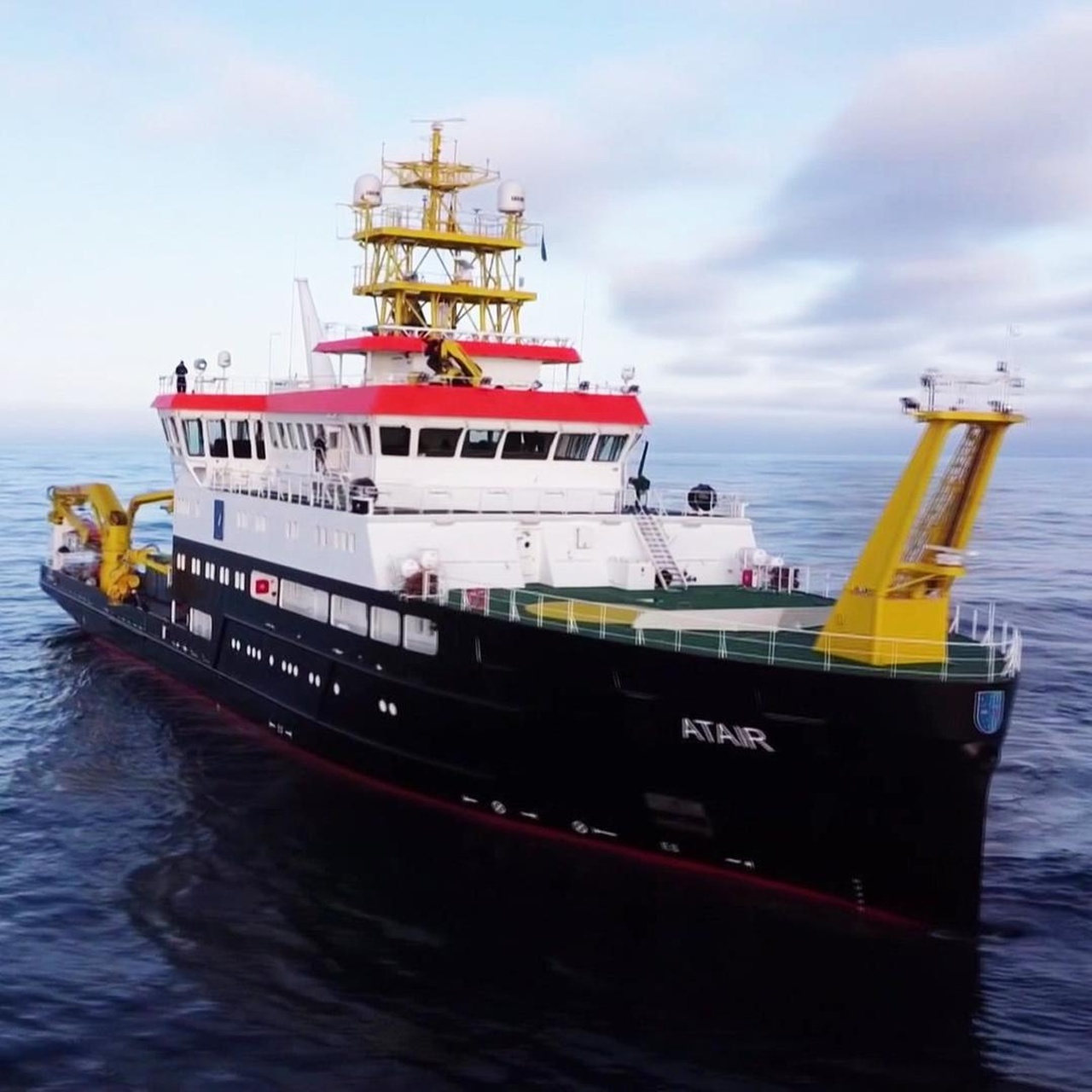 Das Hamburger Hafenkonzert · Die Vermessung der Nordsee - Die Sommerreise des BSH-Schiffs "Atair ...