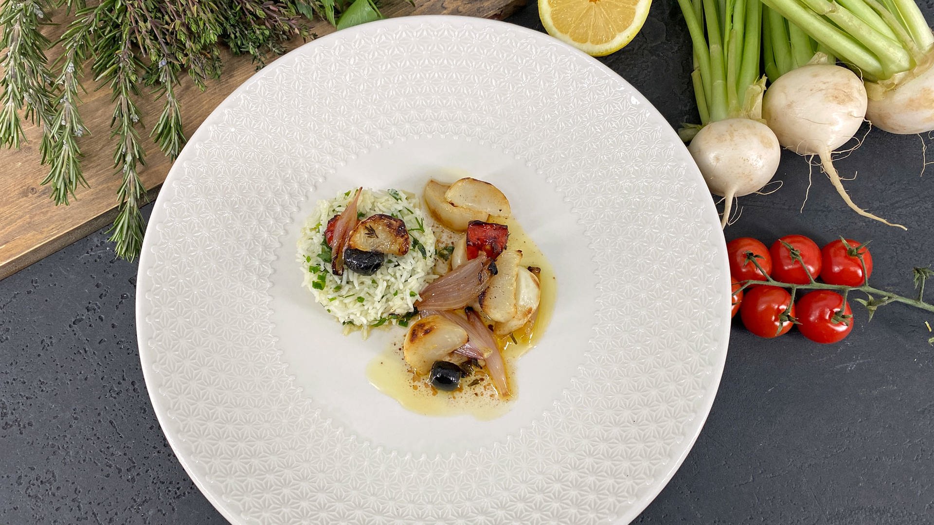 ARD-Buffet: Rezept: Mai-Rüben im Backpapier mit Kräuterreis | ARD Mediathek