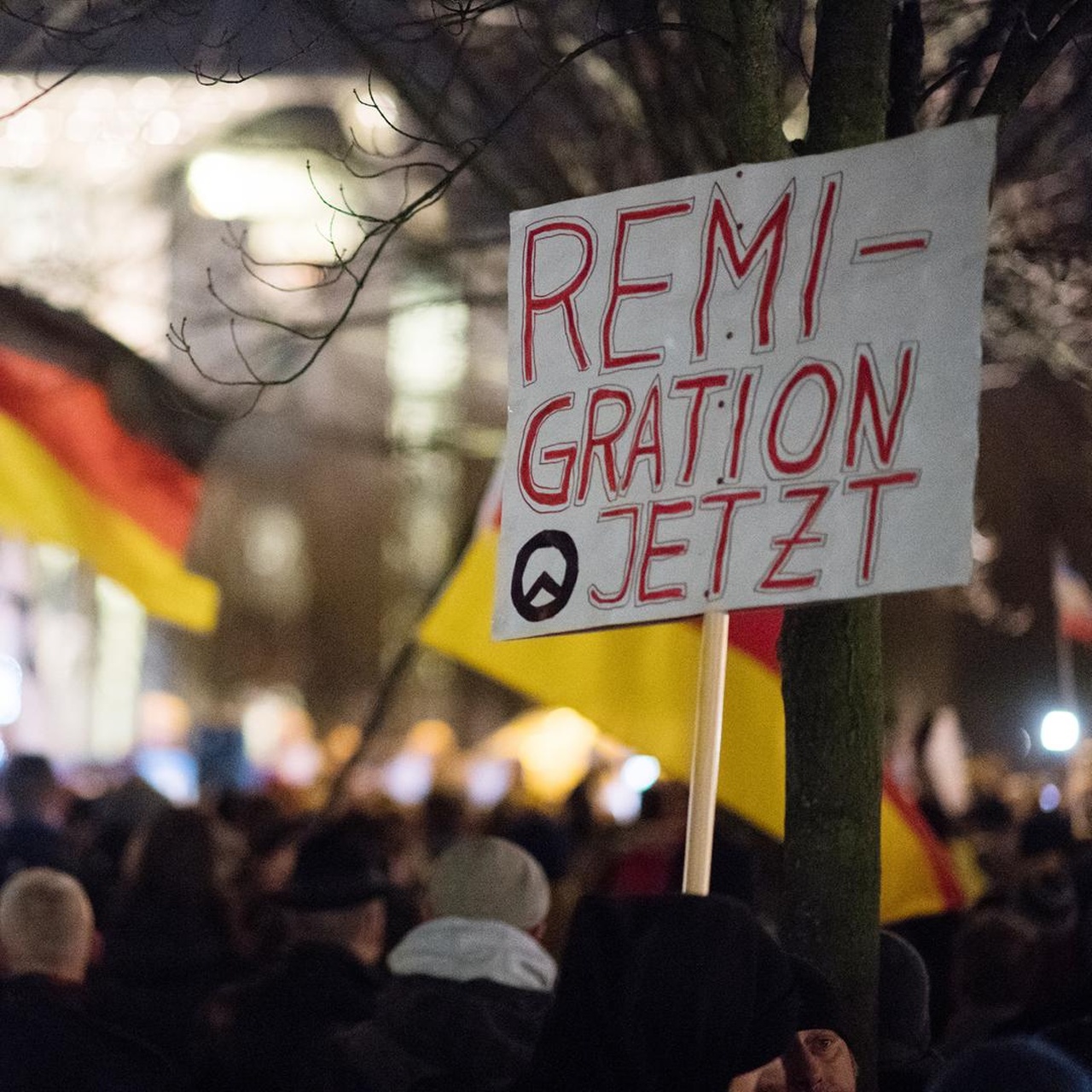 Deutschlandfunk - Der Tag · Der Tag – Rechtsextreme Vertreibungs ... Deutschlandfunk - Der Tag · Der Tag – Rechtsextreme Vertreibungs ...