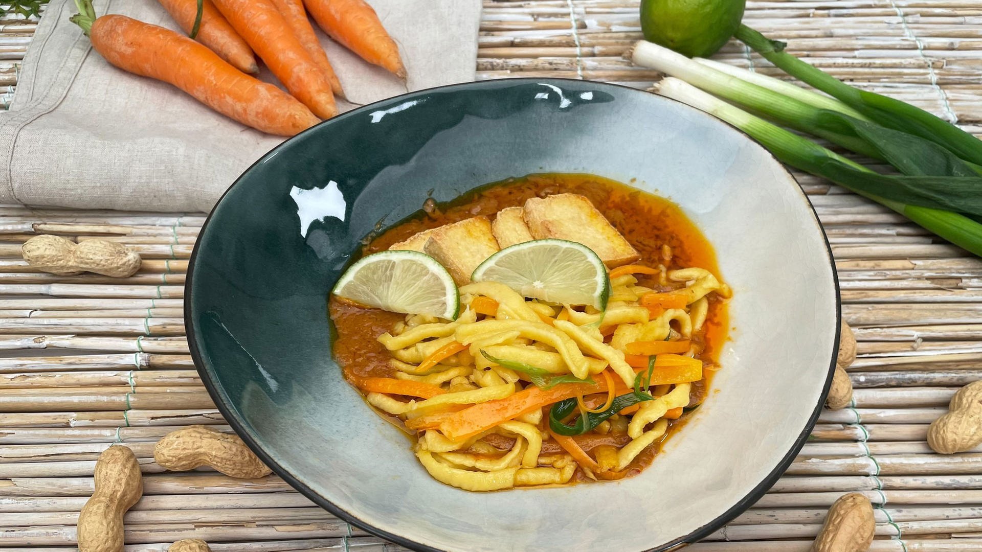 Kaffee oder Tee: Rezept: Gebratene Spätzle mit Erdnuss-Kokossauce | ARD ... Kaffee oder Tee: Rezept: Gebratene Spätzle mit Erdnuss-Kokossauce | ARD ...