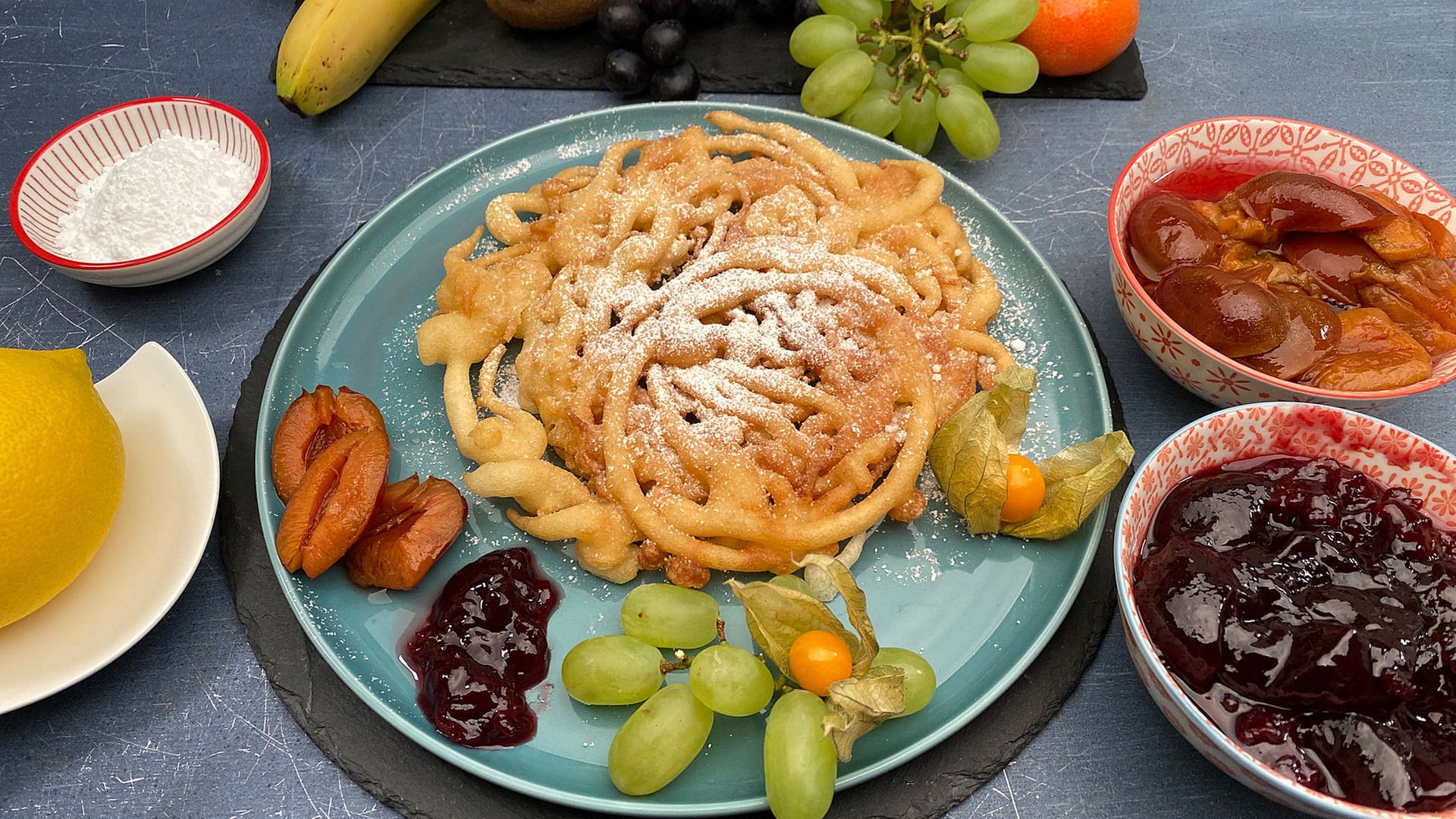Kaffee oder Tee: Rezept: Strauben backen | ARD Mediathek