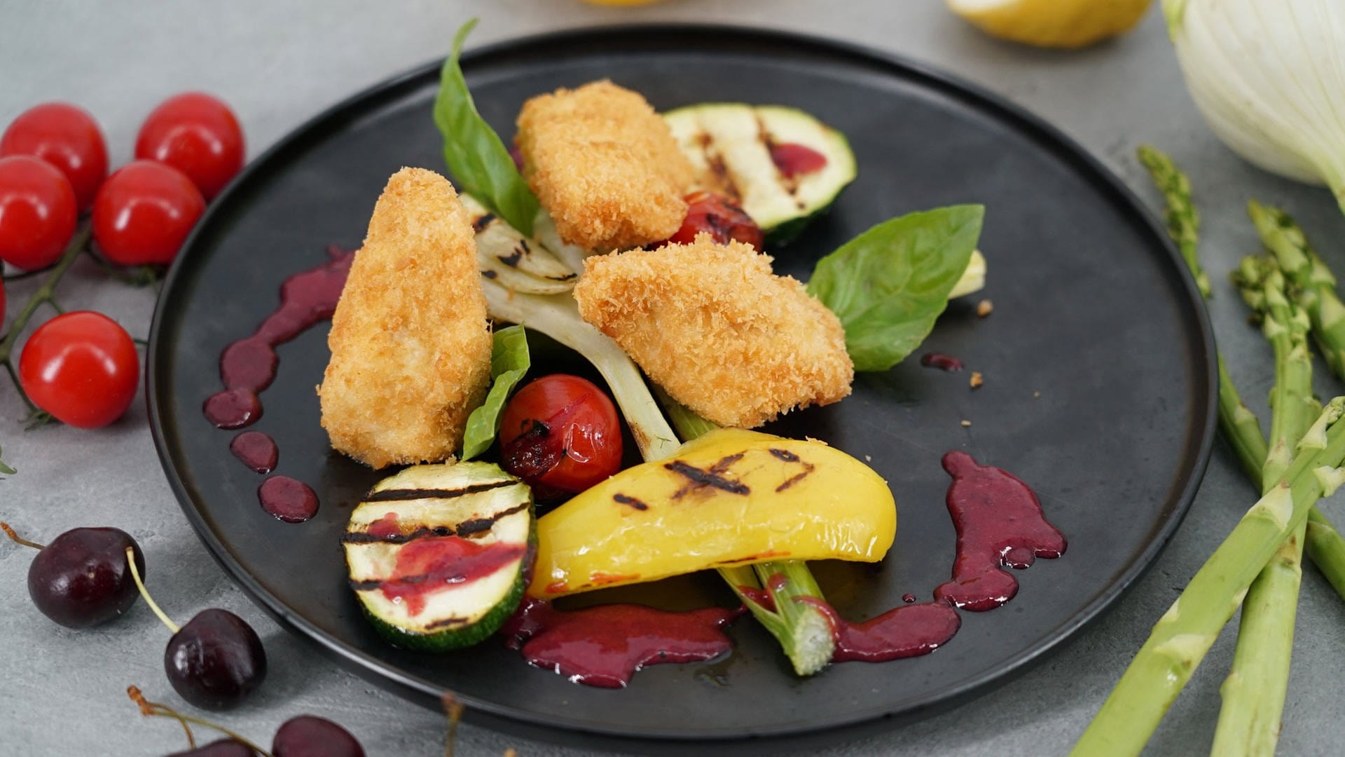 ARD-Buffet: Rezept: Knusperhähnchen auf Grillgemüse | ARD Mediathek