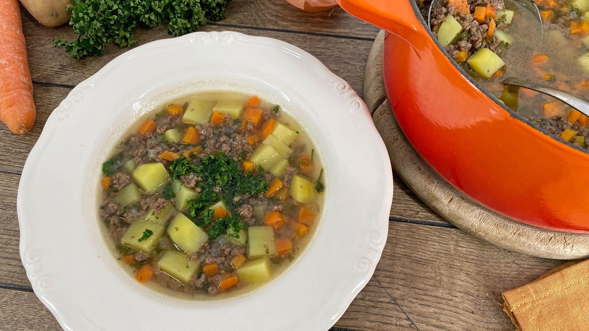 ARD-Buffet: Rezept: Kartoffel-Möhren -Topf | ARD Mediathek ARD-Buffet: Rezept: Kartoffel-Möhren -Topf | ARD Mediathek