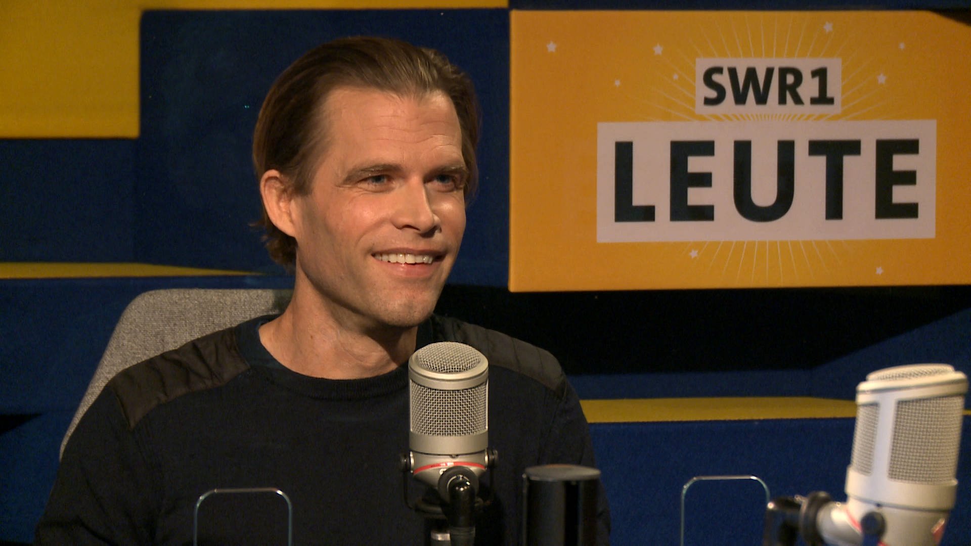 SWR1 Leute: Bas Kast | Biologe und Wissenschaftsjournalist | Landete ...