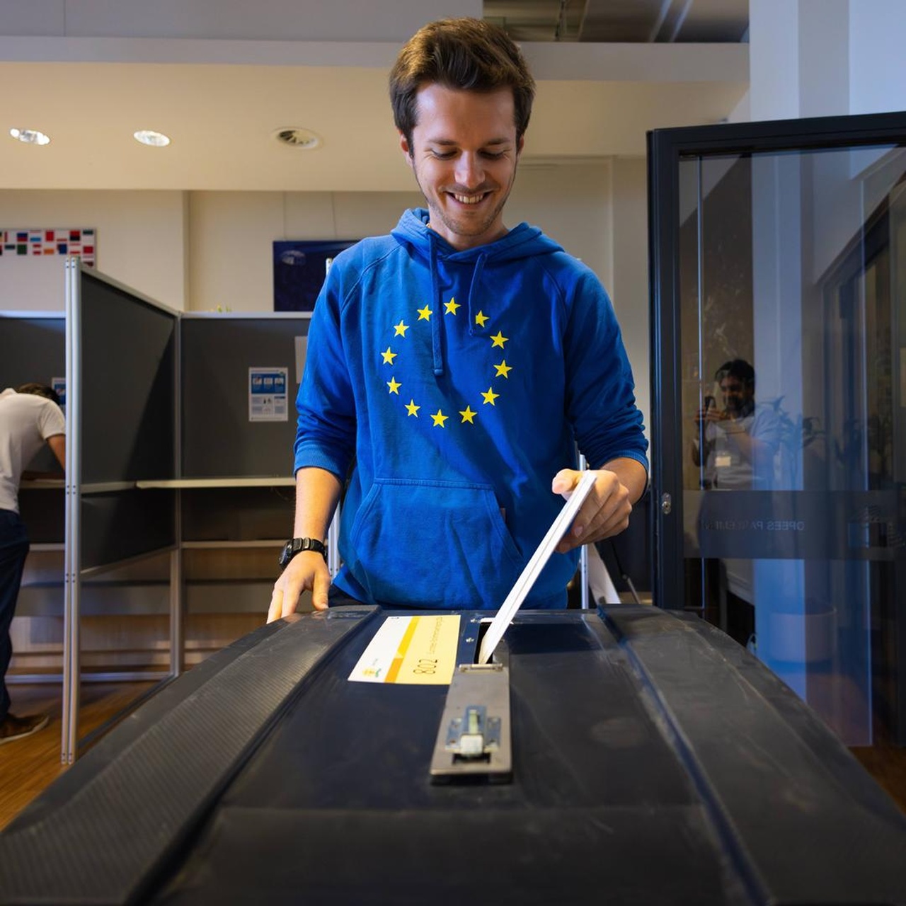 Deutschlandfunk - Der Tag · Europa-Spezial – Bereit für die Wahl? · Podcast in der ARD Audiothek