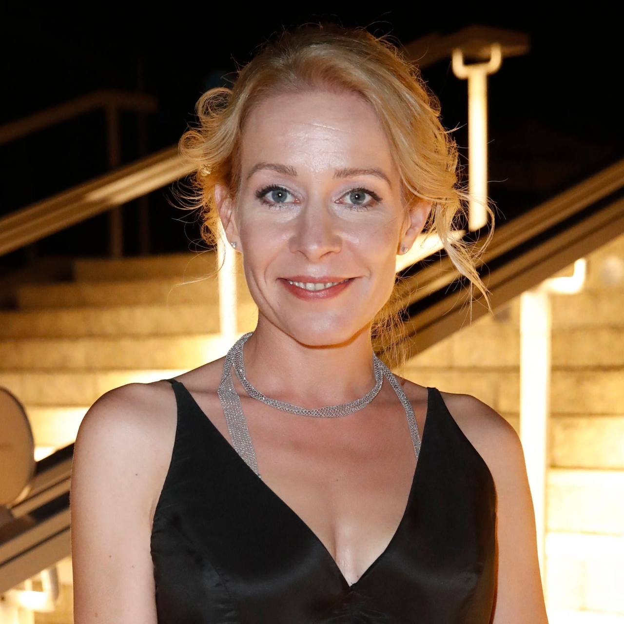 Assenheimers Promitalk · Natalie O‘Hara: Die Schauspielerin und das ...