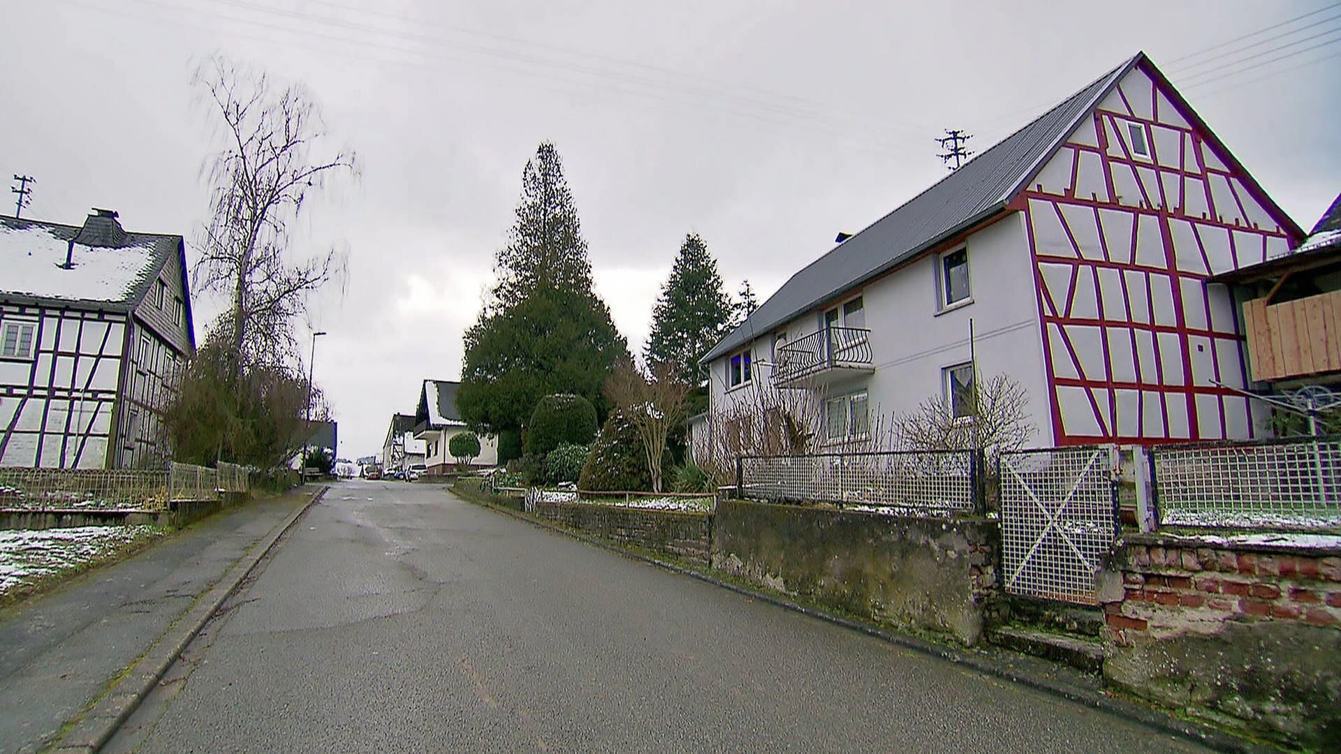 Landesschau Rheinland-Pfalz: Die Hauptstraße in Sosberg | ARD Mediathek