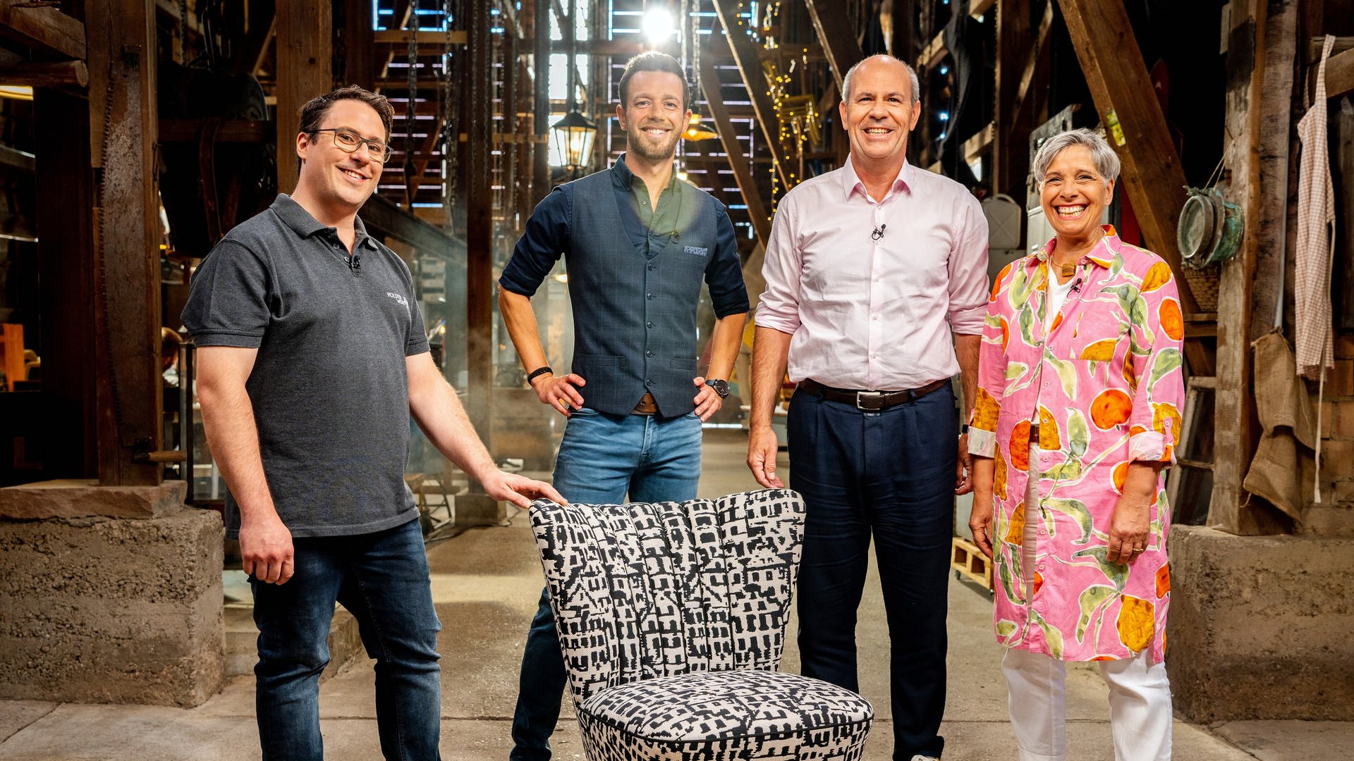 Die Scheune: Wie man einen alten Werkstattschrank, einen Cocktailsessel ...