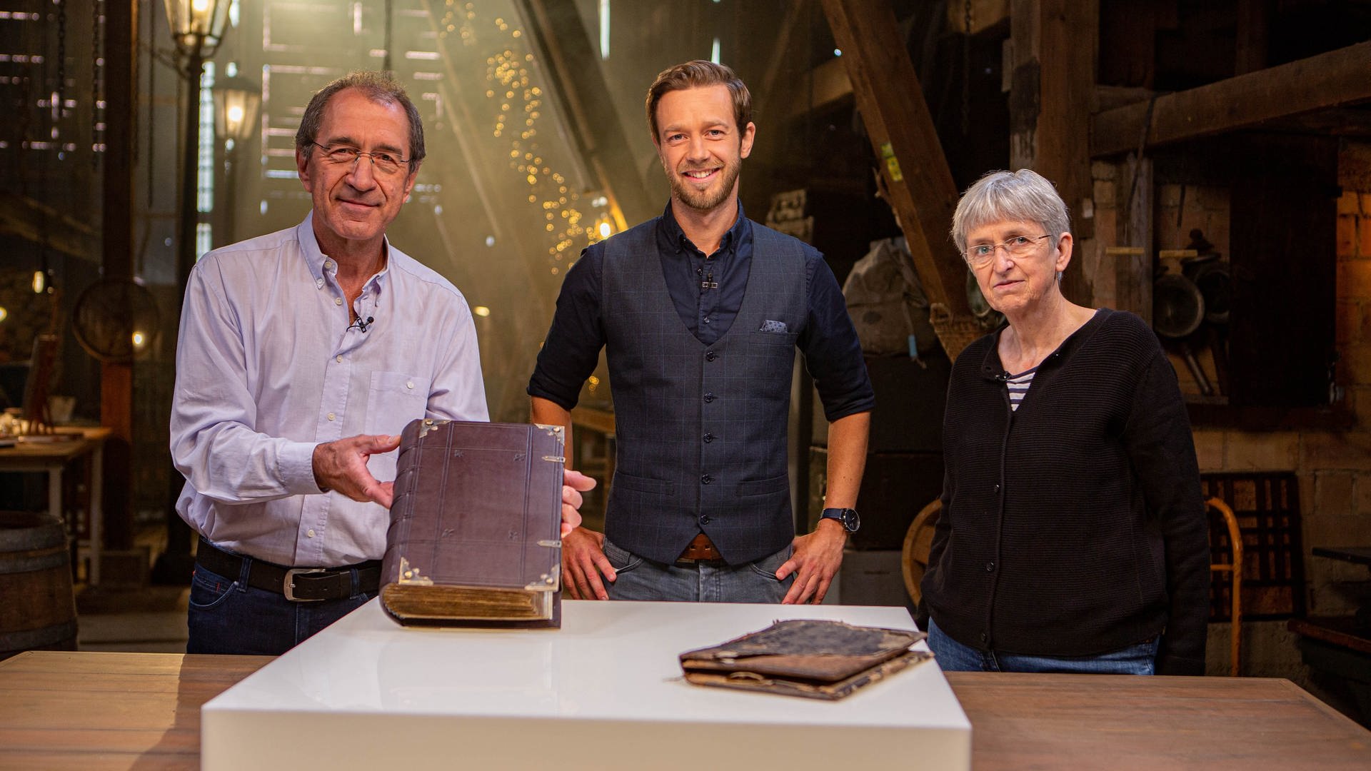 Die Scheune: So restauriert man eine Bibel, eine Nähmaschine und ein ...