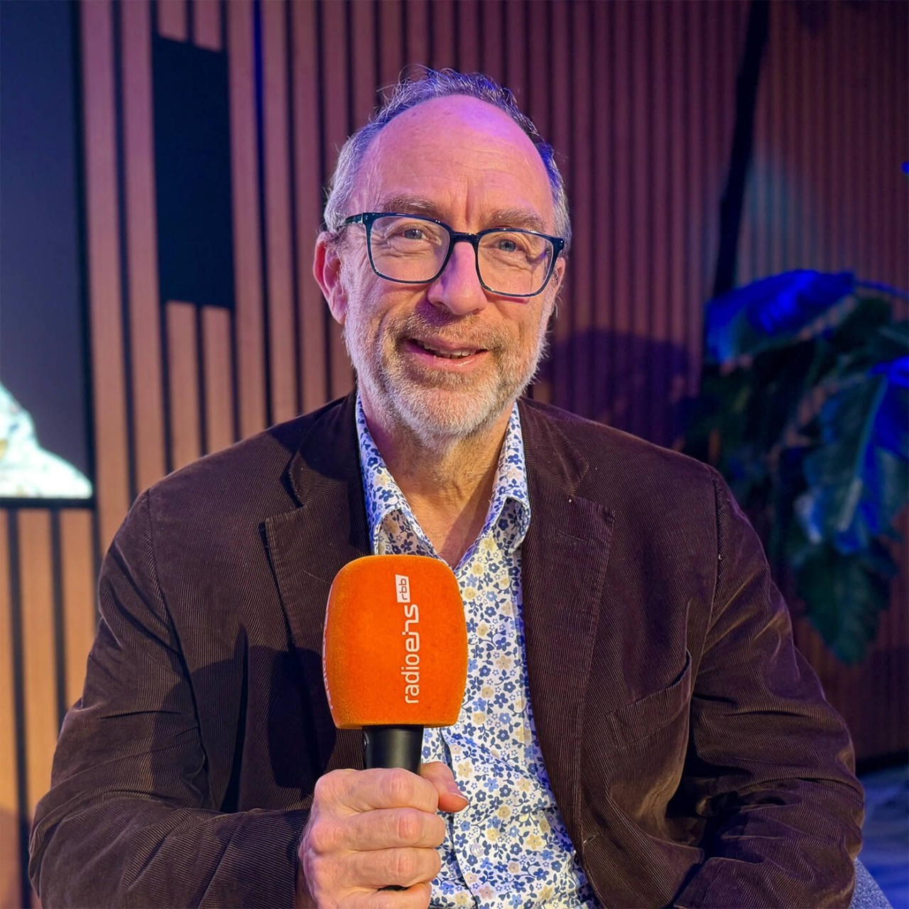 radioeins events · "Trust" - Wikipedia-Gründer Jimmy Wales über die Prinzipien seines Erfolgs ...