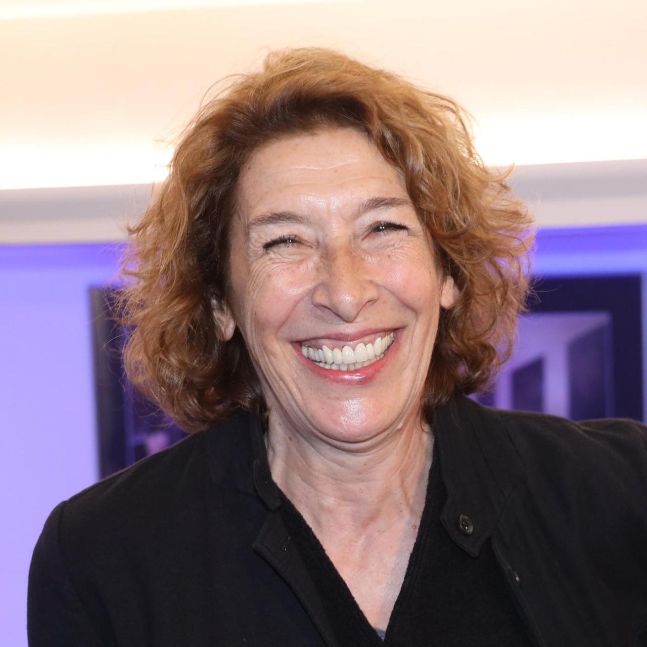 Eins zu Eins. Der Talk · Adele Neuhauser, Schauspielerin · Podcast in ...