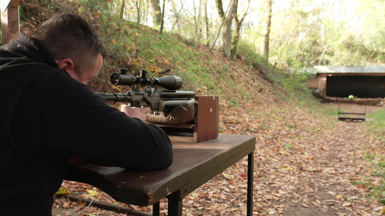 REPORT MAINZ: Boomt der Markt mit freiverkäuflichen Waffen? | ARD Mediathek