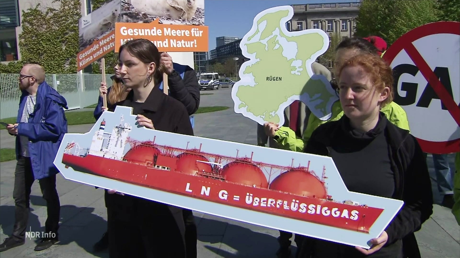 NDR Info: LNG-Terminal auf Rügen: Gegner versuchen Pläne zu stoppen ... NDR Info: LNG-Terminal auf Rügen: Gegner versuchen Pläne zu stoppen ...