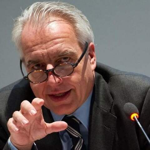 Gespräch · Martin Roth, Direktor des Victoria and Albert Museum, London ...