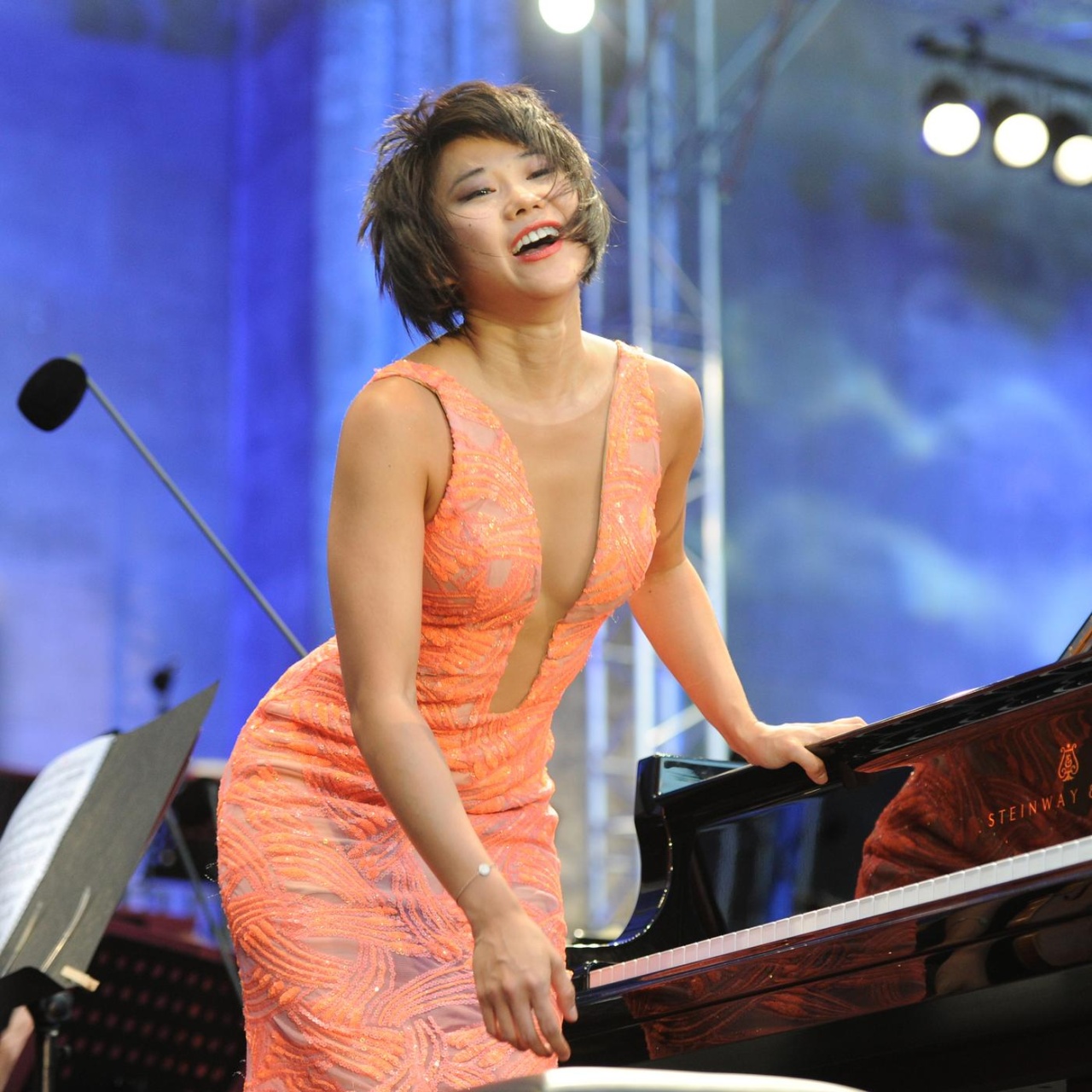 Klassik aktuell · Die Pianistin Yuja Wang im Interview: "Ich mag Nervosität" · Podcast in der ...