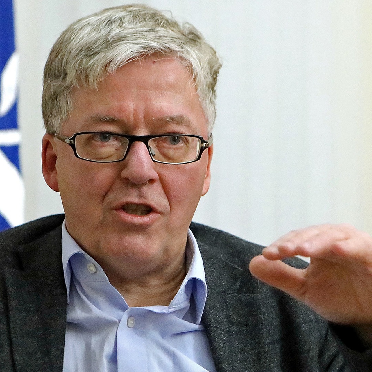 Interview · Ex-Wehrbeauftragter Bartels für angepasste Wehrpflicht ...