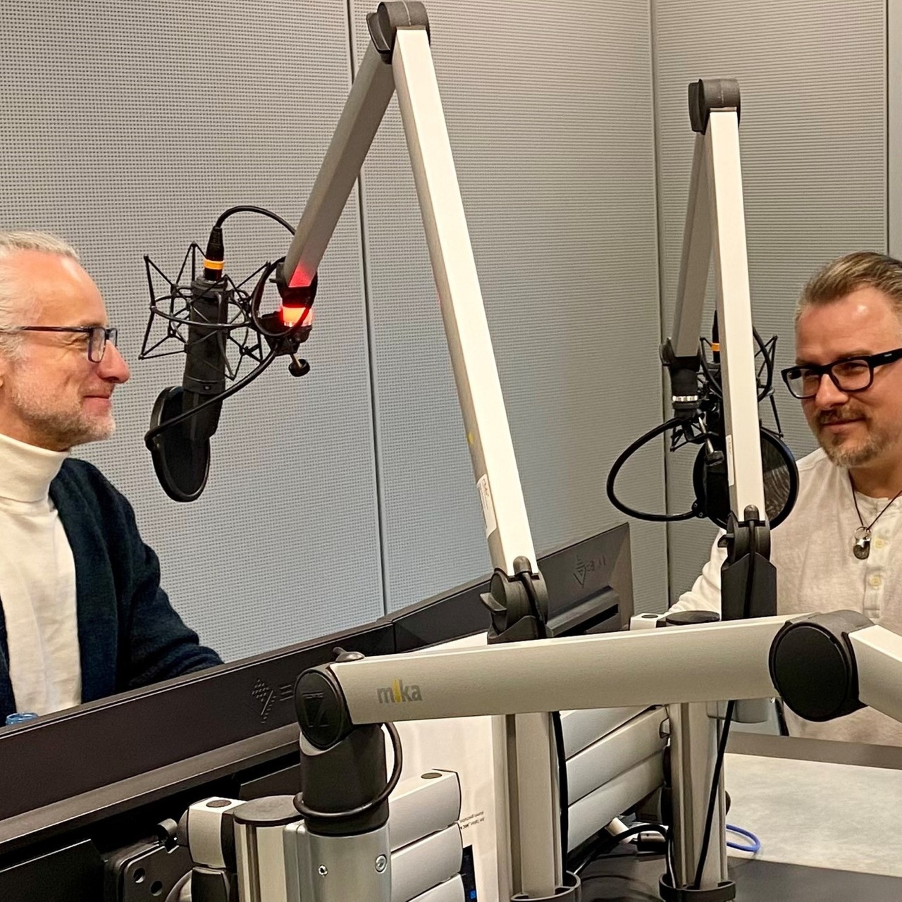 Der Sonntagsbrunch: Promis im Gespräch · Chris Silber: "Andere haben Angst vor dem weißen Blatt ...