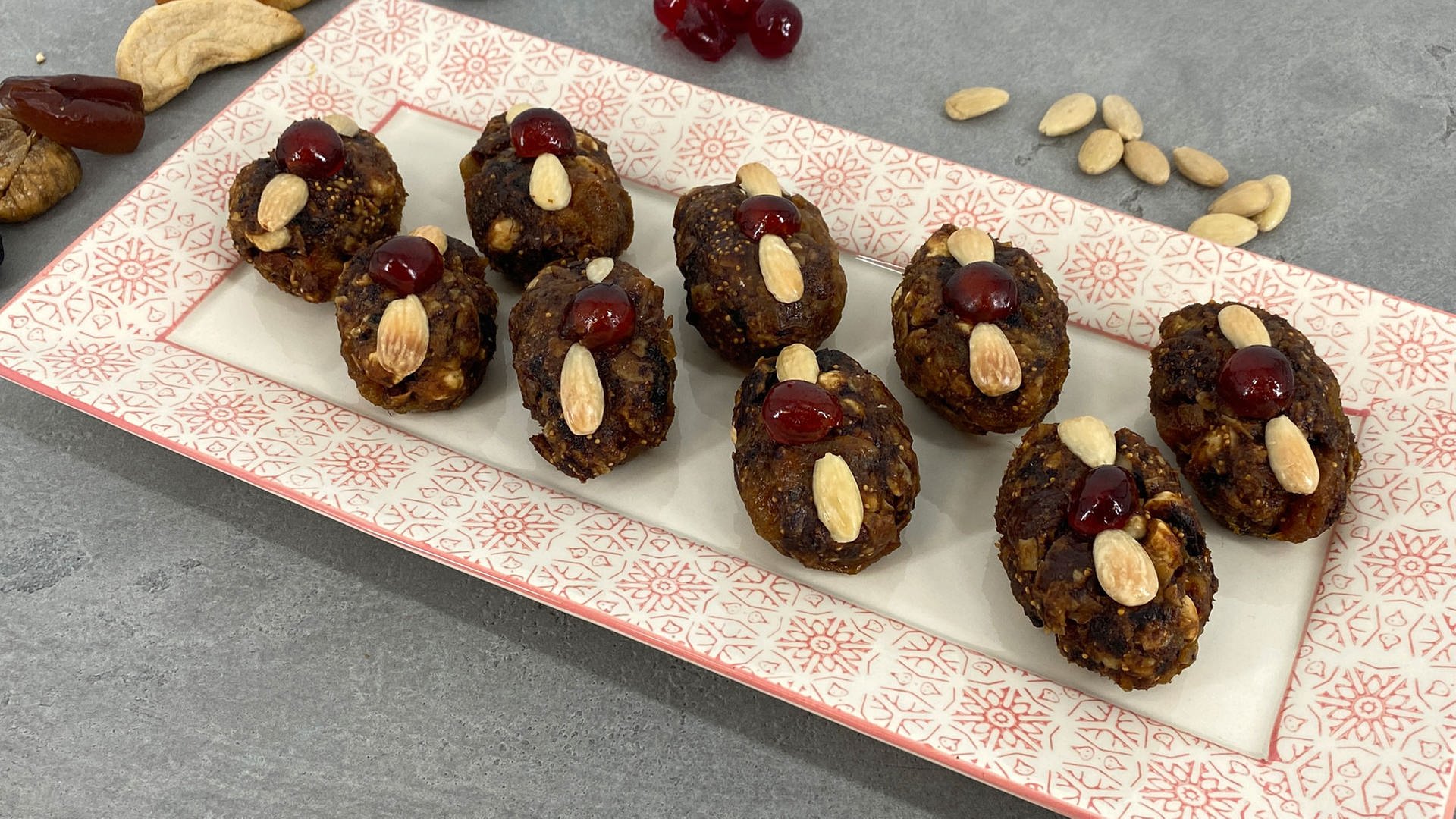 Kaffee oder Tee: Rezept: Kleine Früchtebrote | ARD Mediathek