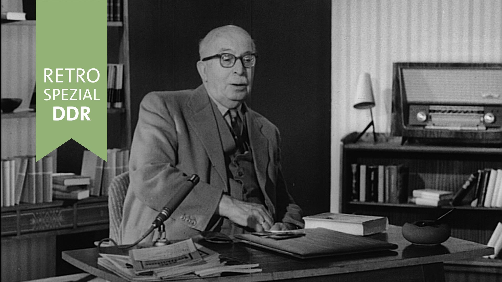 Reportagen und Berichte des Fernsehfunks: Arnold Zweig spricht über ...