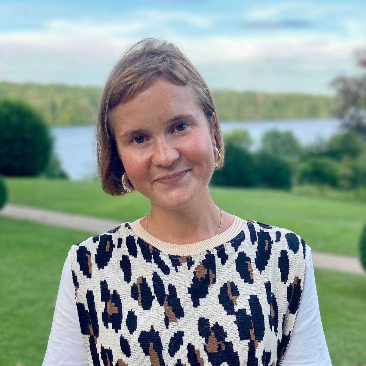 Orte und Worte · Mit Caroline Wahl am Wasser in Potsdam · Podcast in ...