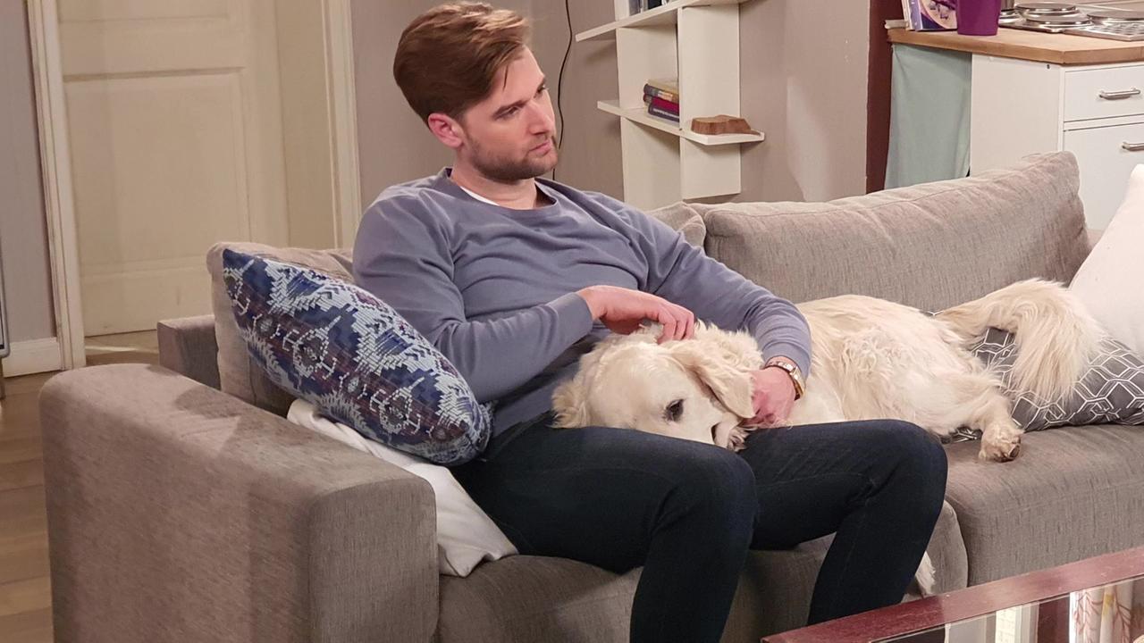 Kalle-Outtake: Mit Hund am "Rote Rosen"-Set | ARD Mediathek