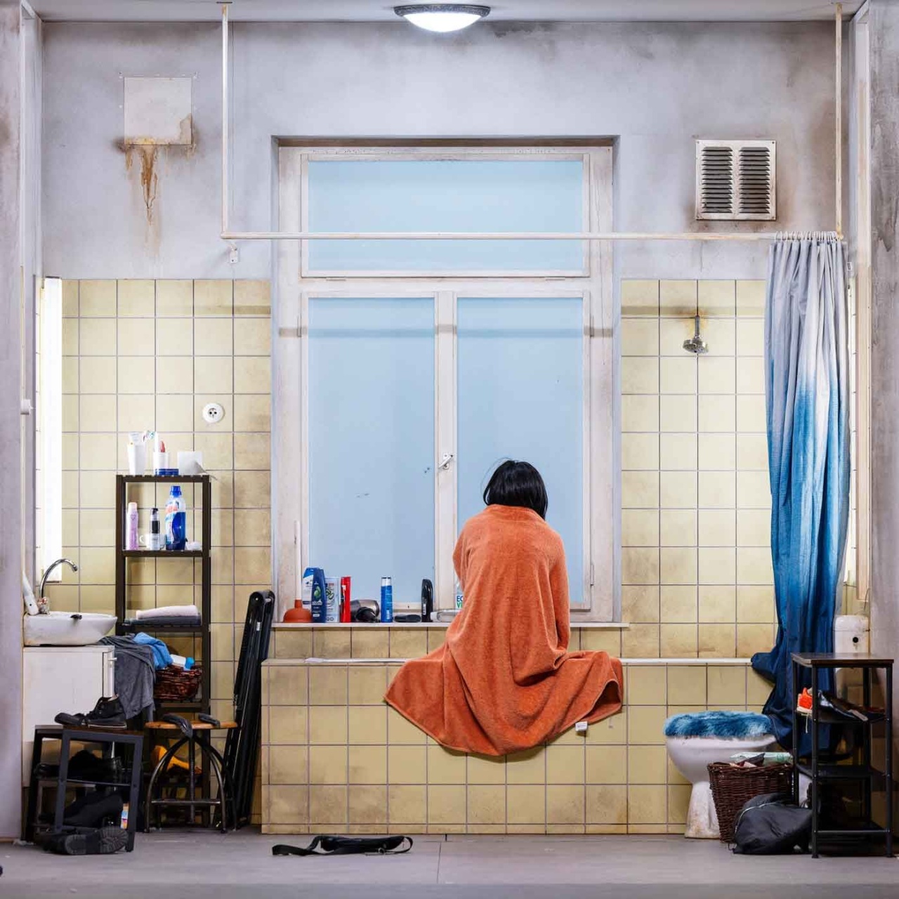 Kultur · Ein Anti-Märchen in der Altbau-WG: "Rusalka" in der Staatsoper ...